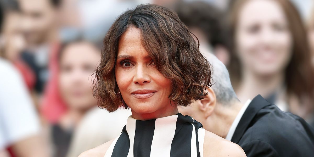 Halle Berry Flaunts Fit Bikini Body in Bora Bora, Sending Fans into a ...