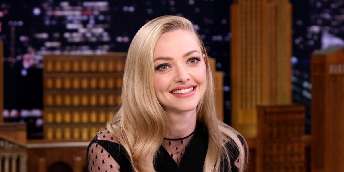 Amanda Seyfried Borrows Julia Roberts’ Outfit at Venice Film Festival