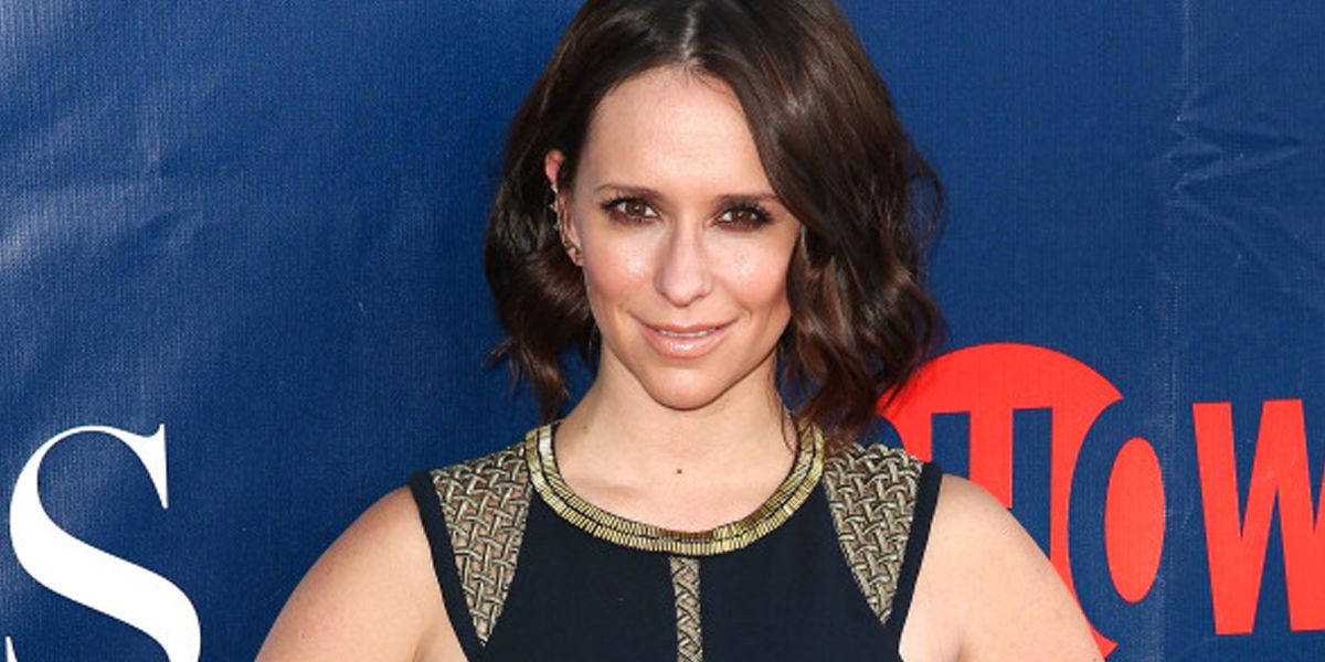 Jennifer Love Hewitt Unveils Hair Transformation at Rare Red Carpet ...