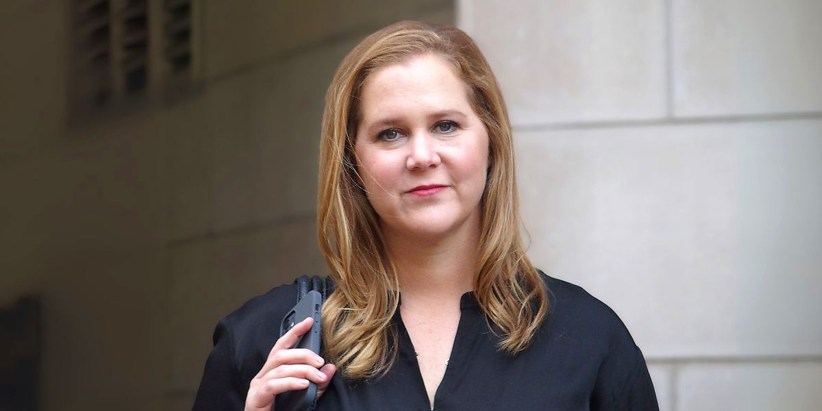 Amy Schumer Reveals She Underwent Spinal Surgery After Posting a Photo ...